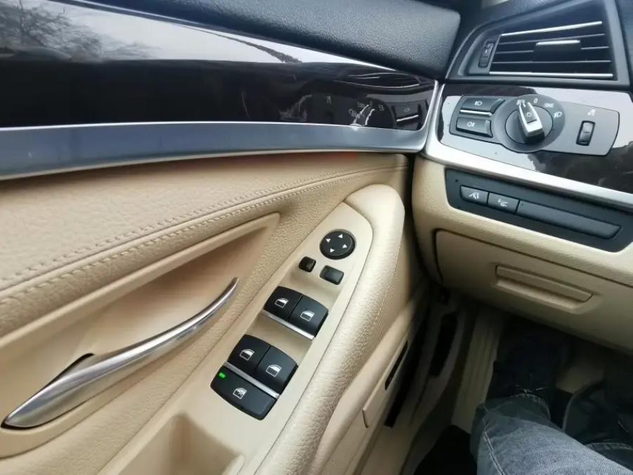 Melns BMW 520 2012 Kuldīga, ar dzinēja tilpumu 2.00 L un nobraukumu 241 tūkst. km par 11500 €, foto 15 vietnē AUTOMOTO.COM.LV