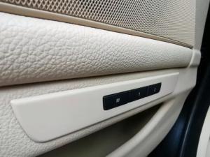 Melns BMW 520 2012 Kuldīga, ar dzinēja tilpumu 2.00 L un nobraukumu 241 tūkst. km par 11500 €, foto 16 vietnē AUTOMOTO.COM.LV