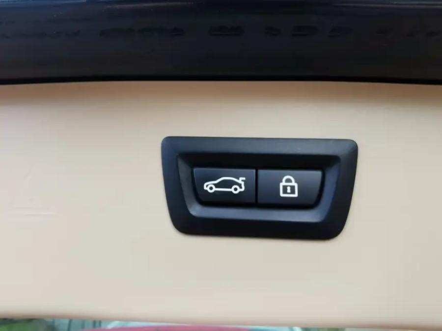 Melns BMW 520 2012 Kuldīga, ar dzinēja tilpumu 2.00 L un nobraukumu 241 tūkst. km par 11500 €, foto 18 vietnē AUTOMOTO.COM.LV