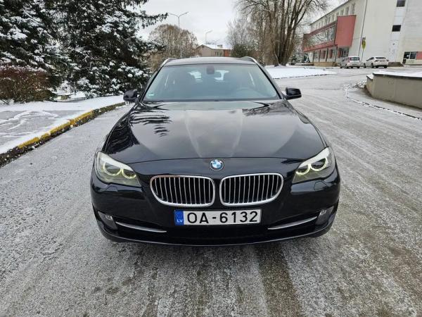 Black BMW 520 2012 in Jekabpils, with an engine capacity of 2.00 L and mileage of 269 thousand km for 9490 €, photo 3 on AUTOMOTO.COM.LV