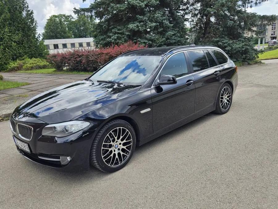 Melns BMW 520 2012 Jēkabpils, ar dzinēja tilpumu 2.00 L un nobraukumu 301 tūkst. km par 7000 €, foto 11 vietnē AUTOMOTO.COM.LV