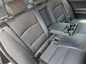 Melns BMW 520 2012 Jēkabpils, ar dzinēja tilpumu 2.00 L un nobraukumu 301 tūkst. km par 7000 €, foto 20 vietnē AUTOMOTO.COM.LV