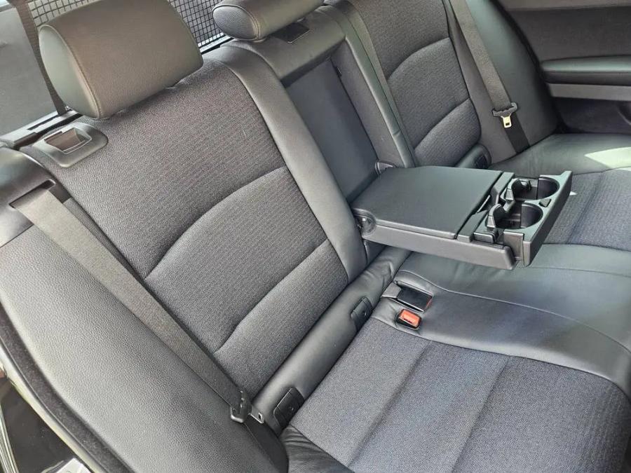 Melns BMW 520 2012 Jēkabpils, ar dzinēja tilpumu 2.00 L un nobraukumu 301 tūkst. km par 7000 €, foto 20 vietnē AUTOMOTO.COM.LV