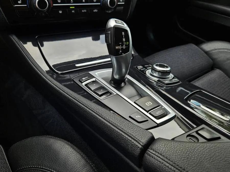 Melns BMW 520 2012 Jēkabpils, ar dzinēja tilpumu 2.00 L un nobraukumu 301 tūkst. km par 7000 €, foto 28 vietnē AUTOMOTO.COM.LV