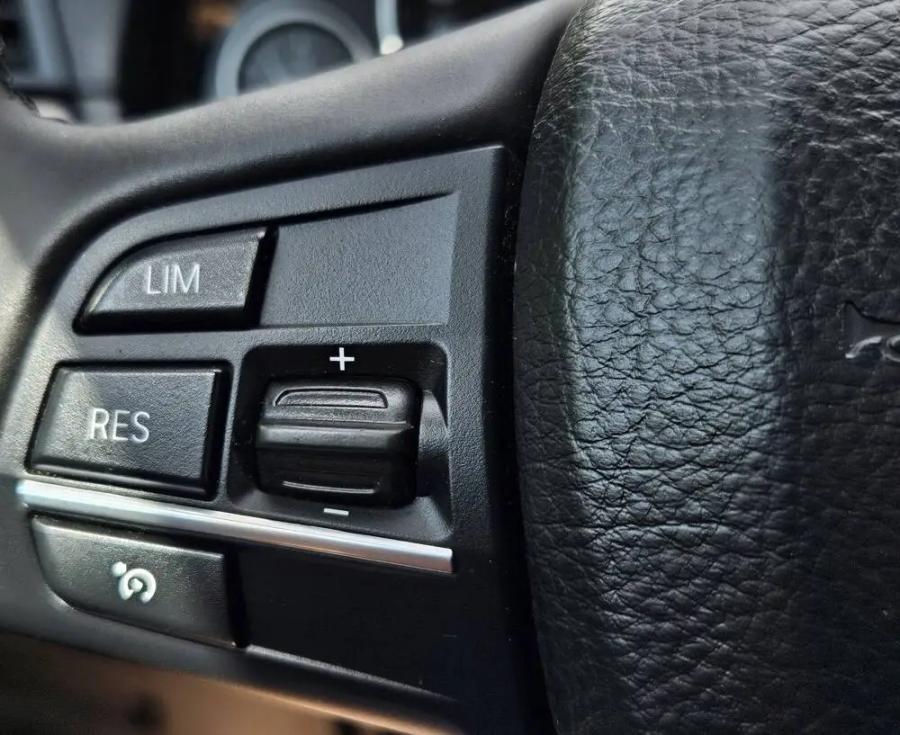 Melns BMW 520 2012 Jēkabpils, ar dzinēja tilpumu 2.00 L un nobraukumu 301 tūkst. km par 7000 €, foto 29 vietnē AUTOMOTO.COM.LV