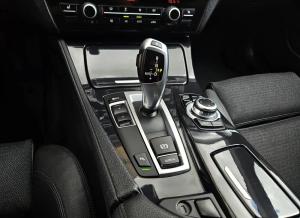 Melns BMW 520 2012 Jēkabpils, ar dzinēja tilpumu 2.00 L un nobraukumu 301 tūkst. km par 7000 €, foto 32 vietnē AUTOMOTO.COM.LV