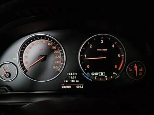 Melns BMW 520 2012 Jēkabpils, ar dzinēja tilpumu 2.00 L un nobraukumu 301 tūkst. km par 7000 €, foto 33 vietnē AUTOMOTO.COM.LV