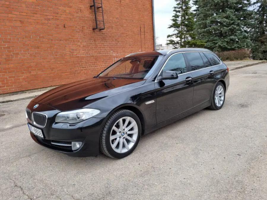 Melns BMW 520 2012 Jēkabpils, ar dzinēja tilpumu 2.00 L un nobraukumu 276 tūkst. km par 11450 €, foto 10 vietnē AUTOMOTO.COM.LV