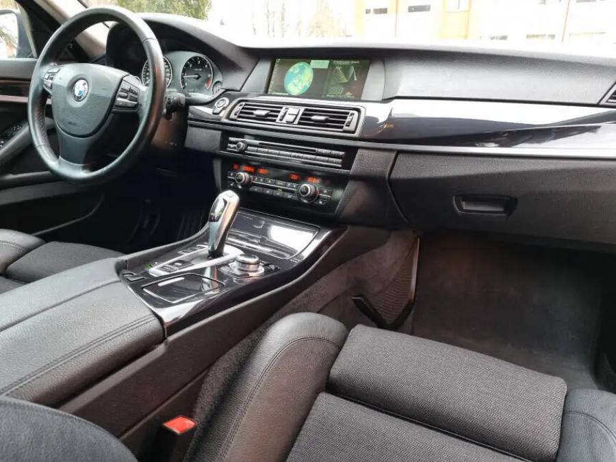 Melns BMW 520 2012 Jēkabpils, ar dzinēja tilpumu 2.00 L un nobraukumu 276 tūkst. km par 11450 €, foto 24 vietnē AUTOMOTO.COM.LV