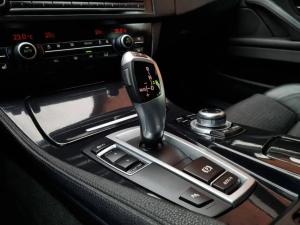 Melns BMW 520 2012 Jēkabpils, ar dzinēja tilpumu 2.00 L un nobraukumu 276 tūkst. km par 11450 €, foto 31 vietnē AUTOMOTO.COM.LV