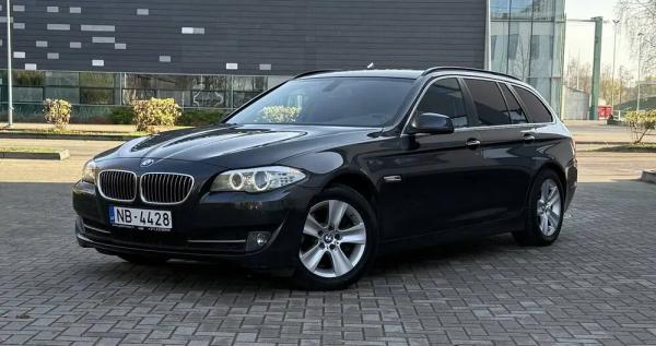 Melns BMW 520 2012 Jelgava, ar dzinēja tilpumu 2.00 L un nobraukumu 298 tūkst. km par 8900 €, foto 1 vietnē AUTOMOTO.COM.LV