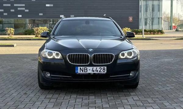 Melns BMW 520 2012 Jelgava, ar dzinēja tilpumu 2.00 L un nobraukumu 298 tūkst. km par 8900 €, foto 3 vietnē AUTOMOTO.COM.LV