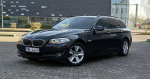 Black BMW 520 2012 in Jelgava, with an engine capacity of 2.00 L and mileage of 298 thousand km for 8900 €, photo  on AUTOMOTO.COM.LV