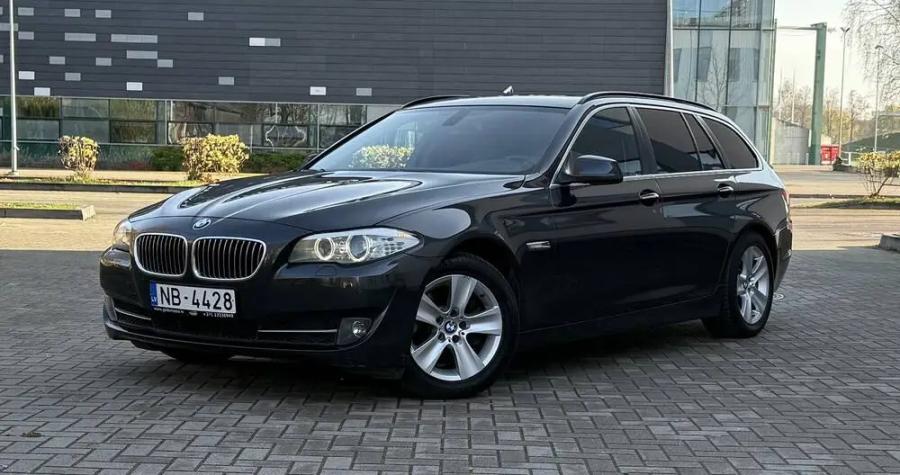 Melns BMW 520 2012 Jelgava, ar dzinēja tilpumu 2.00 L un nobraukumu 298 tūkst. km par 8900 €, foto 1 vietnē AUTOMOTO.COM.LV