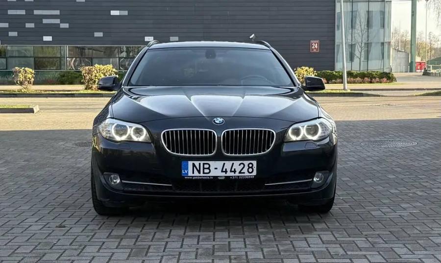 Melns BMW 520 2012 Jelgava, ar dzinēja tilpumu 2.00 L un nobraukumu 298 tūkst. km par 8900 €, foto 4 vietnē AUTOMOTO.COM.LV