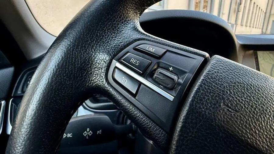 Melns BMW 520 2012 Jelgava, ar dzinēja tilpumu 2.00 L un nobraukumu 298 tūkst. km par 8900 €, foto 17 vietnē AUTOMOTO.COM.LV
