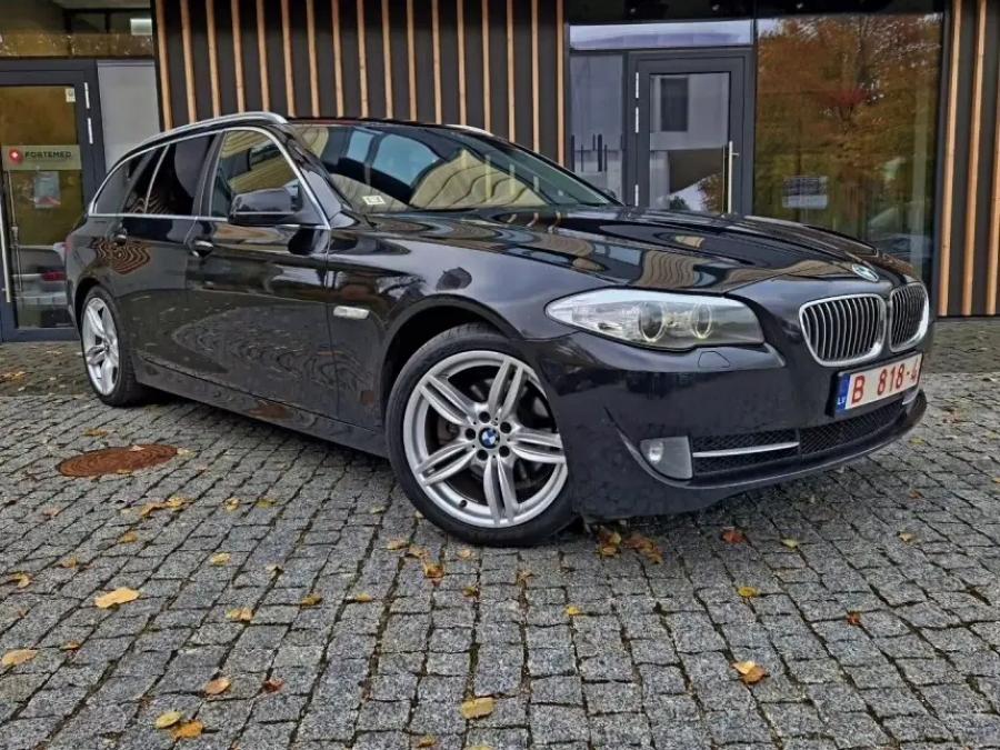 Black BMW 520 2012 in Riga, with an engine capacity of 2.00 L and mileage of 275 thousand km for 8990 €, photo 1 on AUTOMOTO.COM.LV