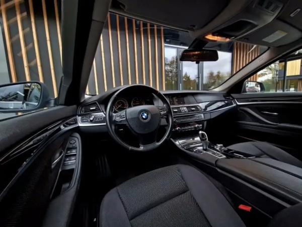 Black BMW 520 2012 in Riga, with an engine capacity of 2.00 L and mileage of 275 thousand km for 8990 €, photo 2 on AUTOMOTO.COM.LV