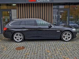Black BMW 520 2012 in Riga, with an engine capacity of 2.00 L and mileage of 275 thousand km for 8990 €, photo 13 on AUTOMOTO.COM.LV