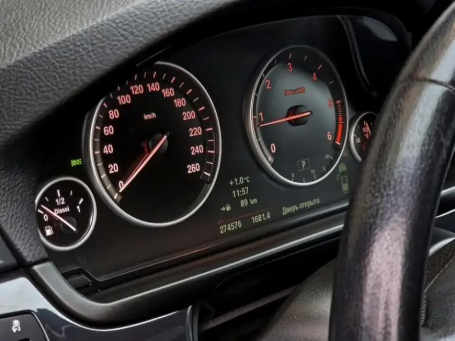 Black BMW 520 2012 in Riga, with an engine capacity of 2.00 L and mileage of 275 thousand km for 8990 €, photo 14 on AUTOMOTO.COM.LV
