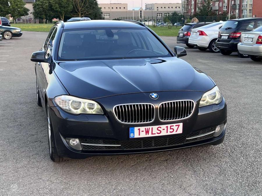 Black BMW 520 2012 in Klaipeda, with an engine capacity of 2.00 L and mileage of 250 thousand km for 7000 €, photo 1 on AUTOMOTO.COM.LV