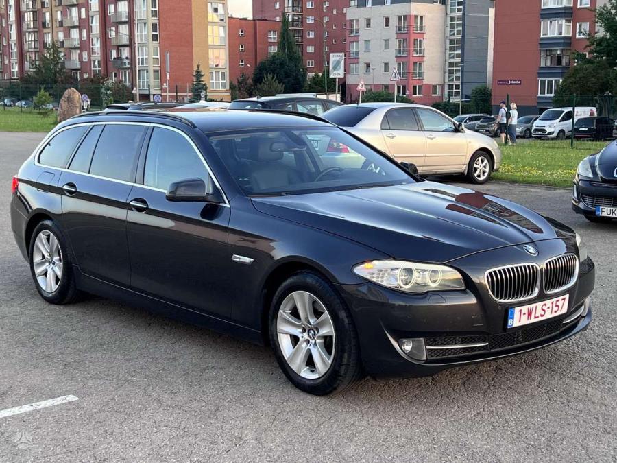 Black BMW 520 2012 in Klaipeda, with an engine capacity of 2.00 L and mileage of 250 thousand km for 7000 €, photo 4 on AUTOMOTO.COM.LV