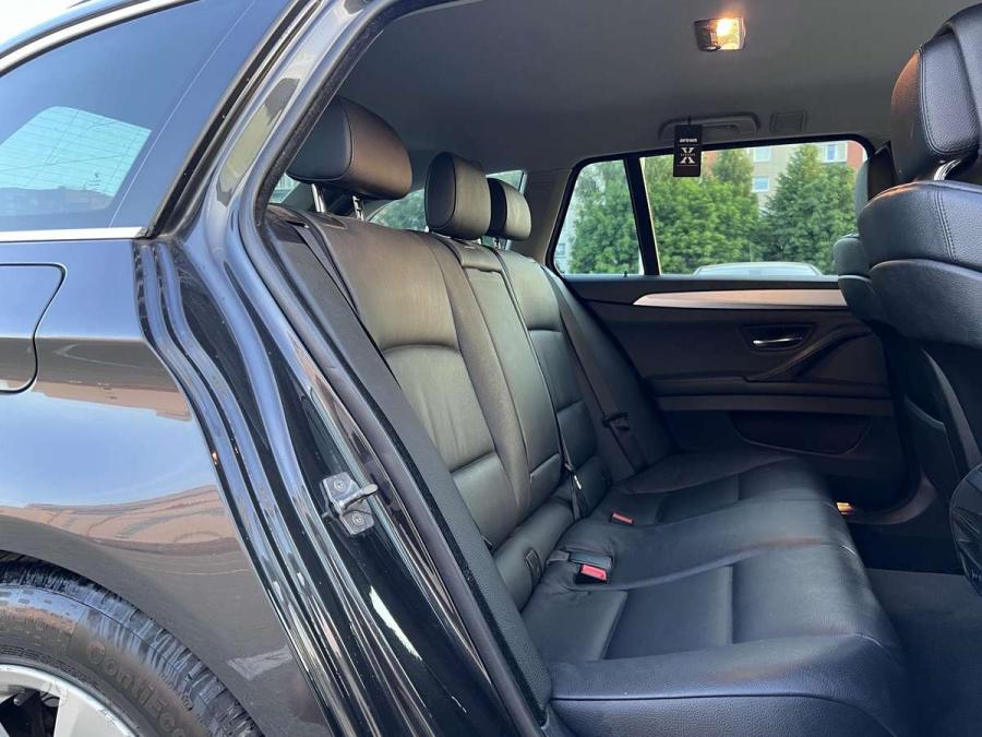 Black BMW 520 2012 in Klaipeda, with an engine capacity of 2.00 L and mileage of 250 thousand km for 7000 €, photo 23 on AUTOMOTO.COM.LV
