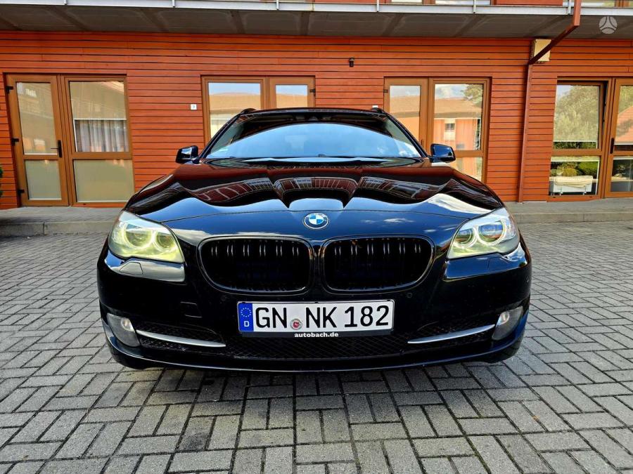 Black BMW 520 2012 in Marijampole, with an engine capacity of 2.00 L and mileage of 347 thousand km for 7200 €, photo 4 on AUTOMOTO.COM.LV
