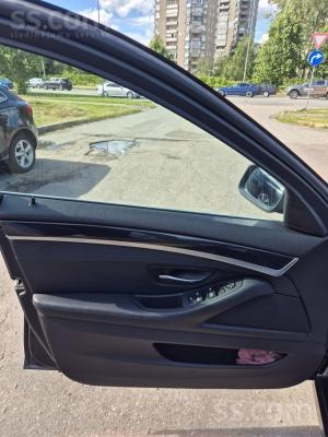 Melns BMW 520 2012 Rīga, ar dzinēja tilpumu 2.00 L un nobraukumu 331 tūkst. km par 6990 €, foto 16 vietnē AUTOMOTO.COM.LV
