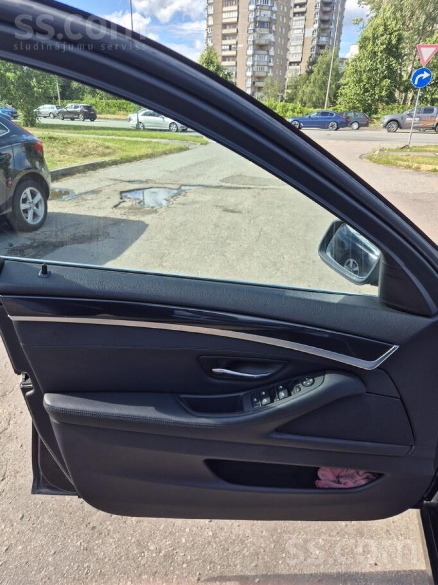 Melns BMW 520 2012 Rīga, ar dzinēja tilpumu 2.00 L un nobraukumu 331 tūkst. km par 6990 €, foto 16 vietnē AUTOMOTO.COM.LV