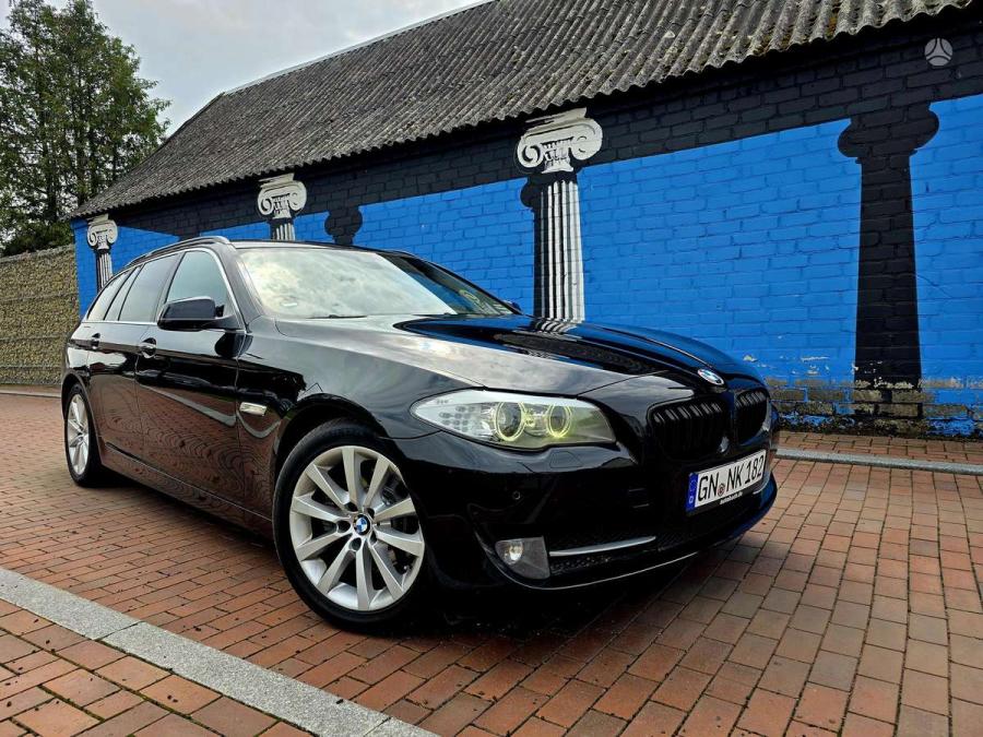 Black BMW 520 2012 in Marijampole, with an engine capacity of 2.00 L and mileage of 347 thousand km for 6999 €, photo 1 on AUTOMOTO.COM.LV