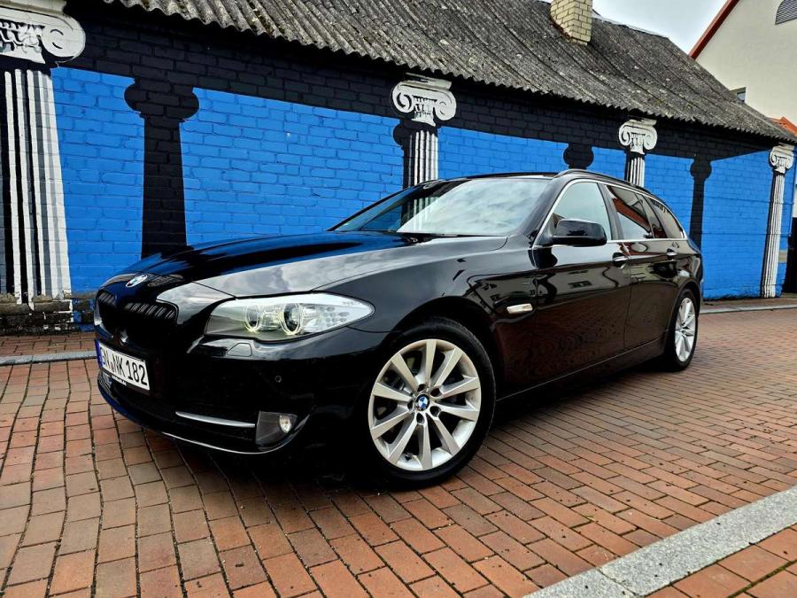 Black BMW 520 2012 in Marijampole, with an engine capacity of 2.00 L and mileage of 347 thousand km for 6999 €, photo 4 on AUTOMOTO.COM.LV