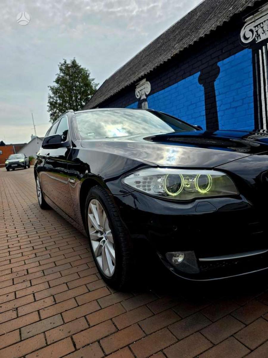 Black BMW 520 2012 in Marijampole, with an engine capacity of 2.00 L and mileage of 347 thousand km for 6999 €, photo 10 on AUTOMOTO.COM.LV