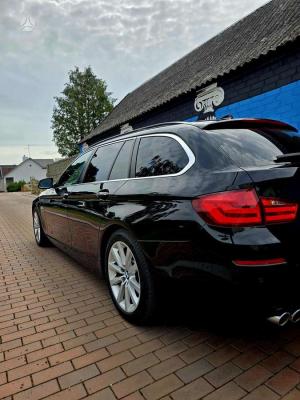 Black BMW 520 2012 in Marijampole, with an engine capacity of 2.00 L and mileage of 347 thousand km for 6999 €, photo 12 on AUTOMOTO.COM.LV