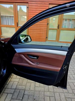Black BMW 520 2012 in Marijampole, with an engine capacity of 2.00 L and mileage of 347 thousand km for 6999 €, photo 23 on AUTOMOTO.COM.LV
