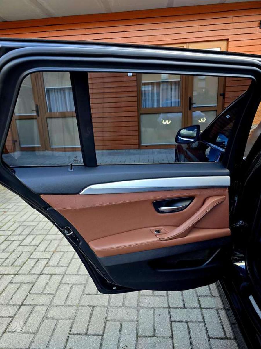 Black BMW 520 2012 in Marijampole, with an engine capacity of 2.00 L and mileage of 347 thousand km for 6999 €, photo 27 on AUTOMOTO.COM.LV