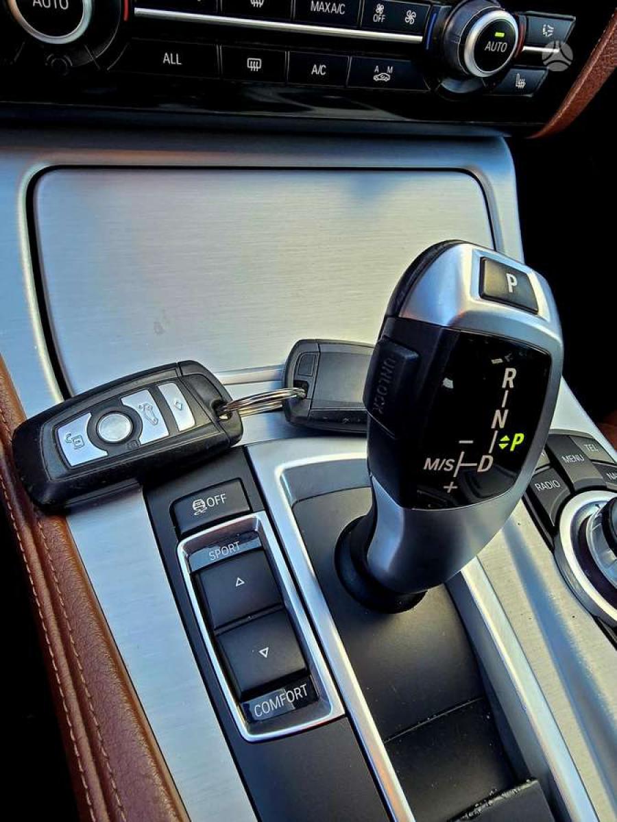 Black BMW 520 2012 in Marijampole, with an engine capacity of 2.00 L and mileage of 347 thousand km for 6999 €, photo 33 on AUTOMOTO.COM.LV