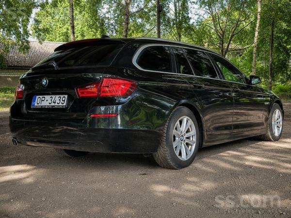 Black BMW 520 2012 in Riga, with an engine capacity of 2.00 L and mileage of 293 thousand km for 7900 €, photo 2 on AUTOMOTO.COM.LV