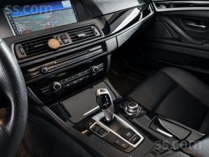 Black BMW 520 2012 in Riga, with an engine capacity of 2.00 L and mileage of 293 thousand km for 7900 €, photo 7 on AUTOMOTO.COM.LV