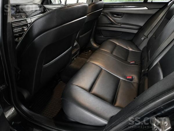 Black BMW 520 2012 in Riga, with an engine capacity of 2.00 L and mileage of 293 thousand km for 7900 €, photo 7 on AUTOMOTO.COM.LV