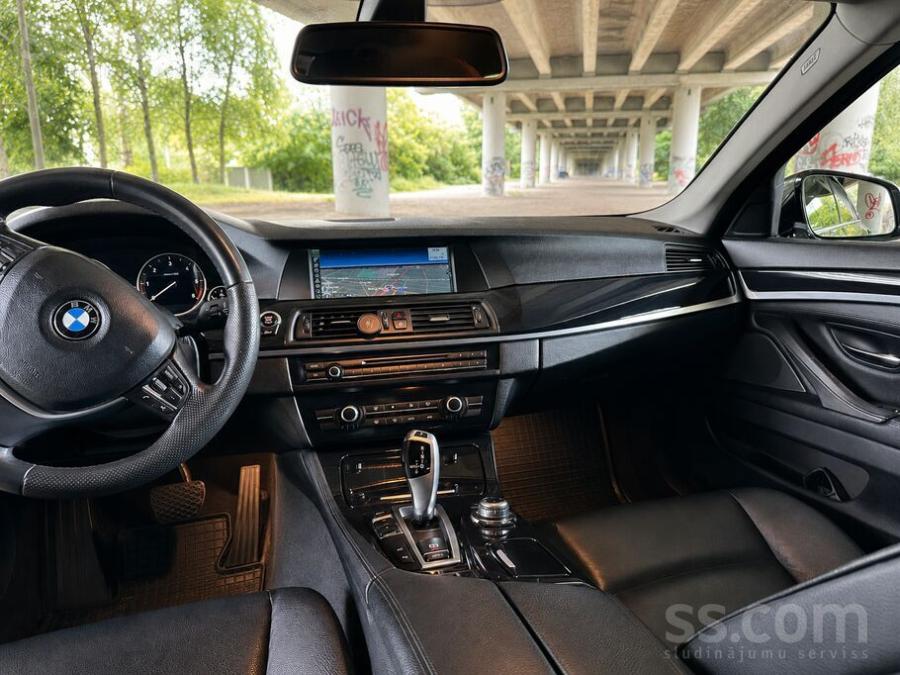 Black BMW 520 2012 in Riga, with an engine capacity of 2.00 L and mileage of 293 thousand km for 7900 €, photo 9 on AUTOMOTO.COM.LV