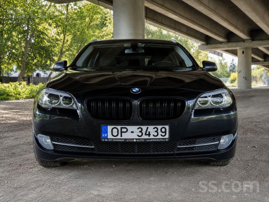 Black BMW 520 2012 in Riga, with an engine capacity of 2.00 L and mileage of 293 thousand km for 7900 €, photo 10 on AUTOMOTO.COM.LV