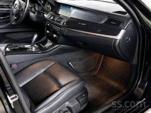 Black BMW 520 2012 in Riga, with an engine capacity of 2.00 L and mileage of 293 thousand km for 7900 €, photo 15 on AUTOMOTO.COM.LV