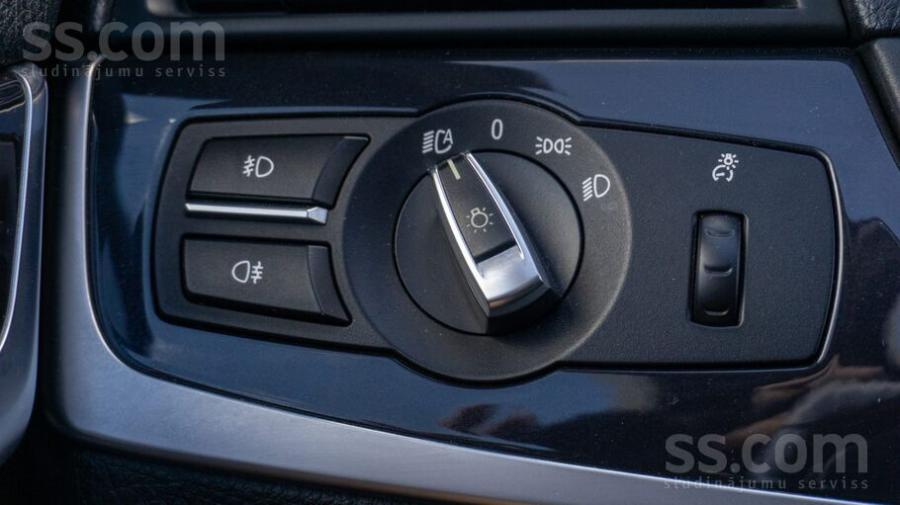 Melns BMW 520 2012 Rīga, ar dzinēja tilpumu 2.00 L un nobraukumu 331 tūkst. km par 6990 €, foto 23 vietnē AUTOMOTO.COM.LV