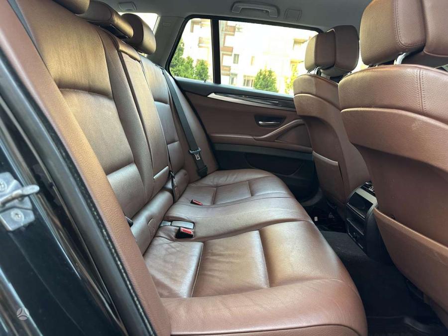 Melns BMW 520 2012 Klaipėda, ar dzinēja tilpumu 2.00 L un nobraukumu 400 tūkst. km par 5000 €, foto 24 vietnē AUTOMOTO.COM.LV
