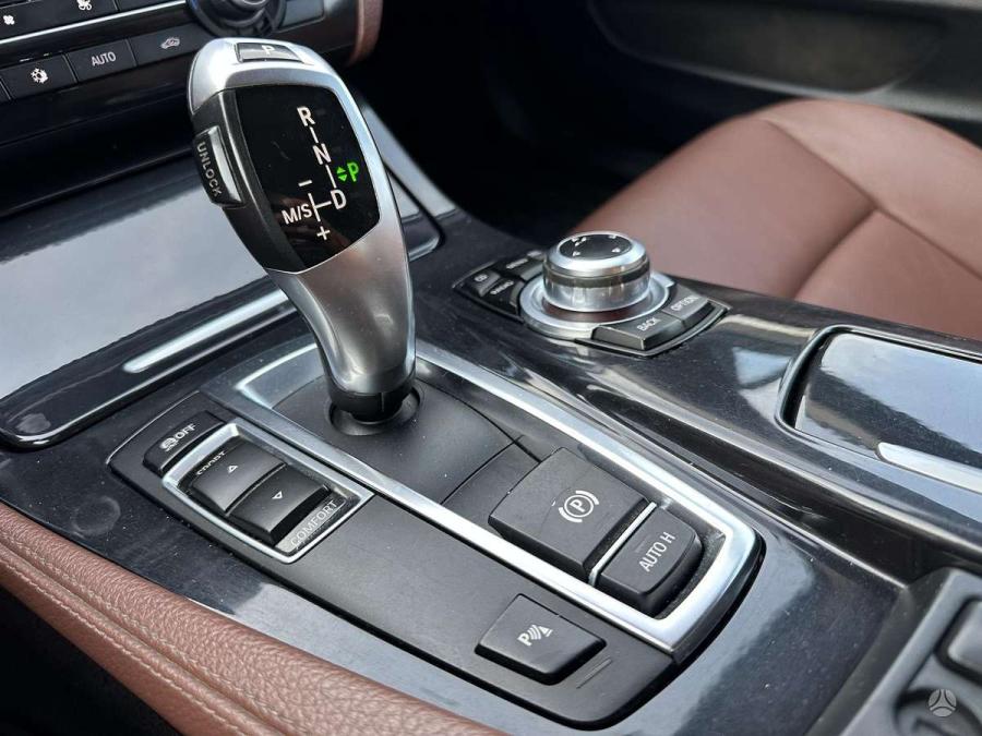 Melns BMW 520 2012 Klaipėda, ar dzinēja tilpumu 2.00 L un nobraukumu 400 tūkst. km par 5000 €, foto 29 vietnē AUTOMOTO.COM.LV