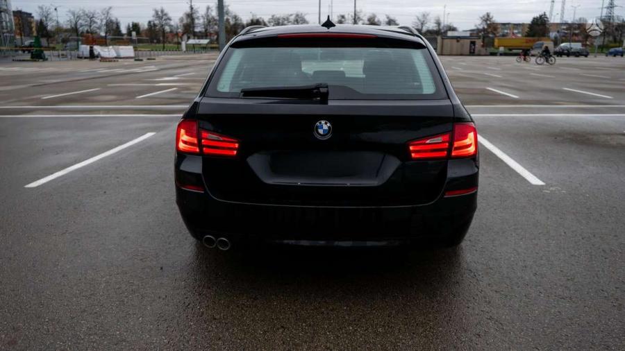 Black BMW 520 2012 in Siauliai, with an engine capacity of 2.00 L and mileage of 302 thousand km for 8000 €, photo 6 on AUTOMOTO.COM.LV