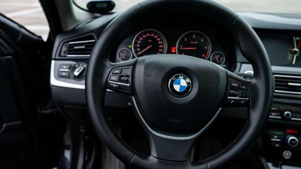 Melns BMW 520 2012 Šauļi, ar dzinēja tilpumu 2.00 L un nobraukumu 302 tūkst. km par 8000 €, foto 9 vietnē AUTOMOTO.COM.LV