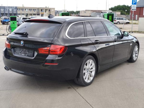 Black BMW 520 2012 in Siauliai, with an engine capacity of 2.00 L and mileage of 276 thousand km for 7700 €, photo 4 on AUTOMOTO.COM.LV