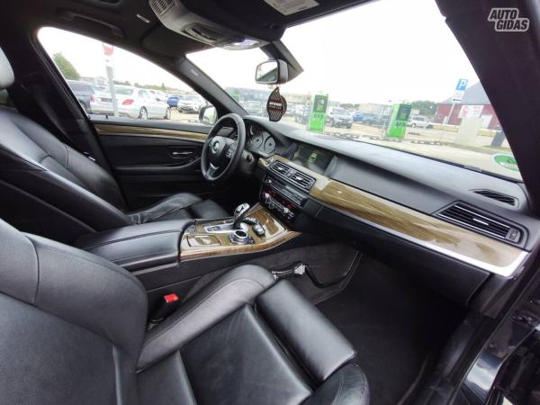 Black BMW 520 2012 in Siauliai, with an engine capacity of 2.00 L and mileage of 276 thousand km for 7700 €, photo 10 on AUTOMOTO.COM.LV